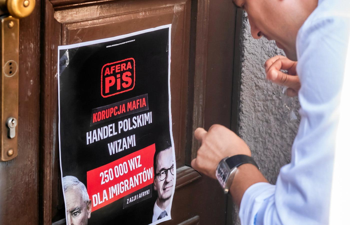 Europa traci cierpliwość do Polski. Afera wizowa to już skandal globalny - Polityka.pl