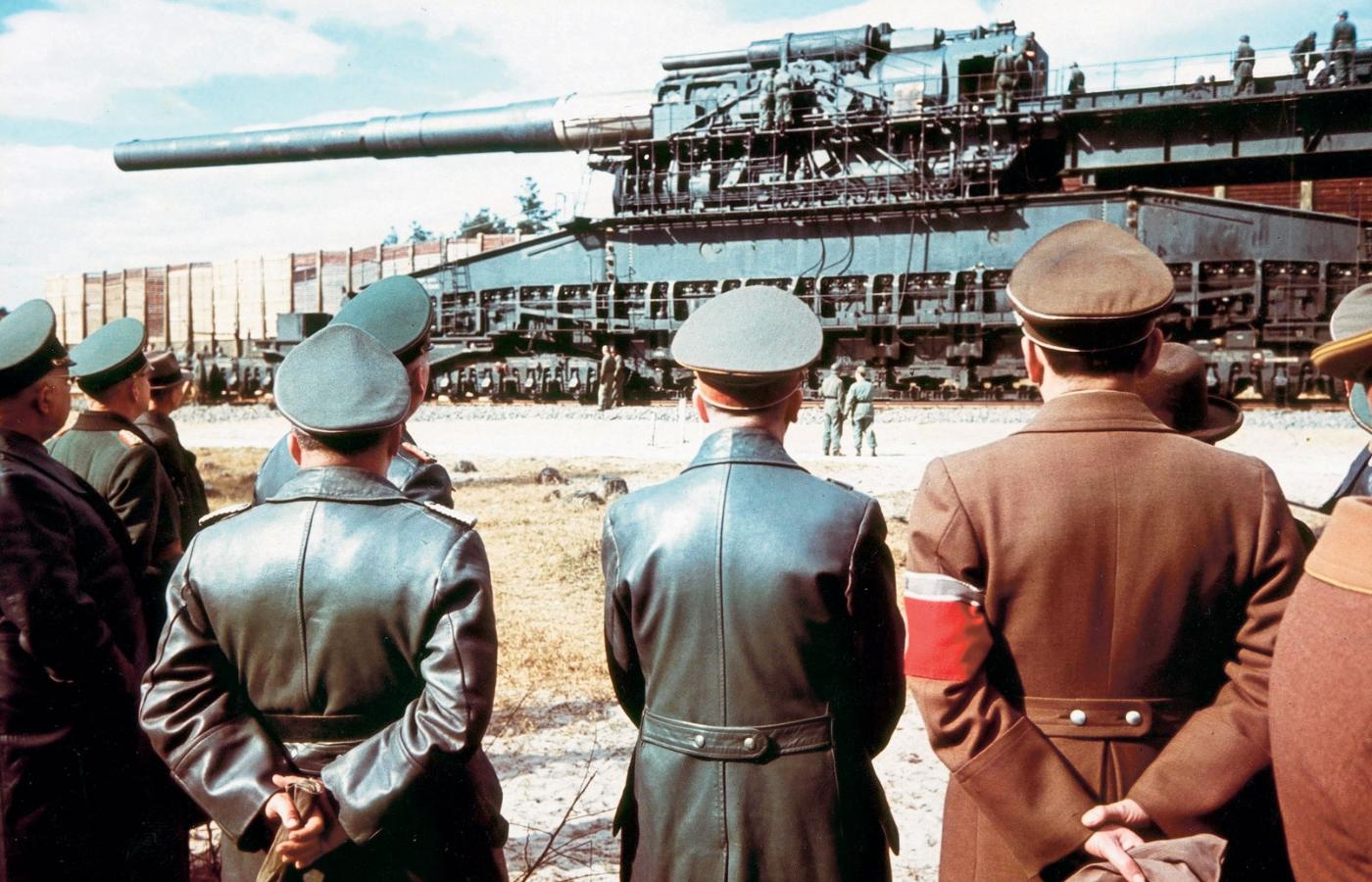 Siedmiu dowódców Hitlera | Verlorene Siege: dowódcy Hitlera - Polityka.pl