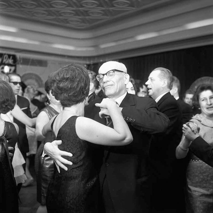 Sylwestry i bale PRL-u - zdjęcie 13 - Polityka.pl